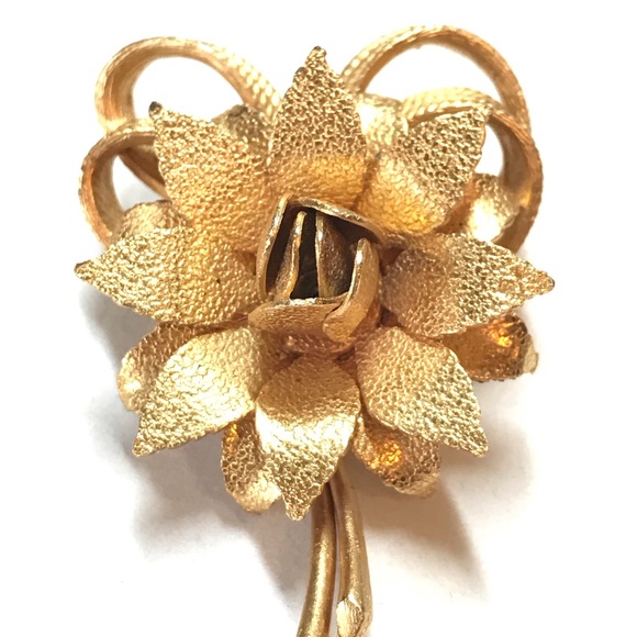 Jewelry | Single Gold Tone Rose Brooch | Poshmark